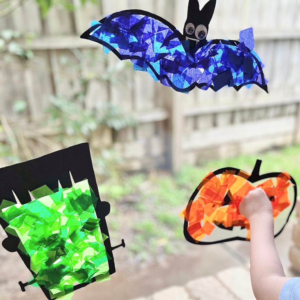 Super Spooky Suncatcher Craft – The Littles Learn